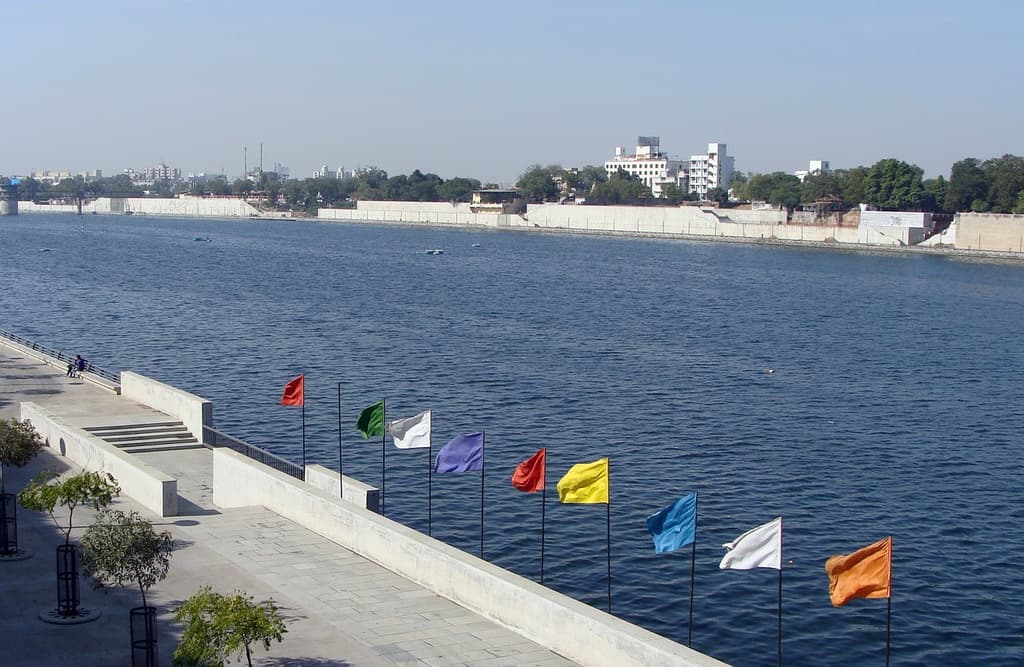 Unwind at Sabarmati Riverfront: Ahmedabad's Urban Oasis